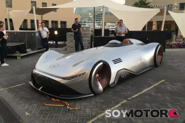 Tá Arrow Airgid Mercedes Vision EQ ar rolla cheana féin in Abu Dhabi