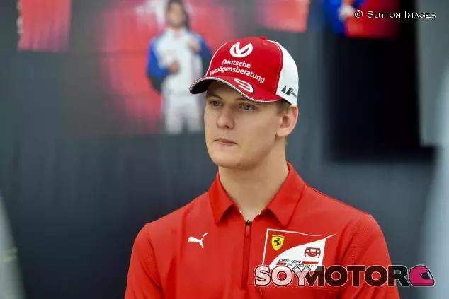 Ferrari wepụrụ Mick Schumacher maka 2021