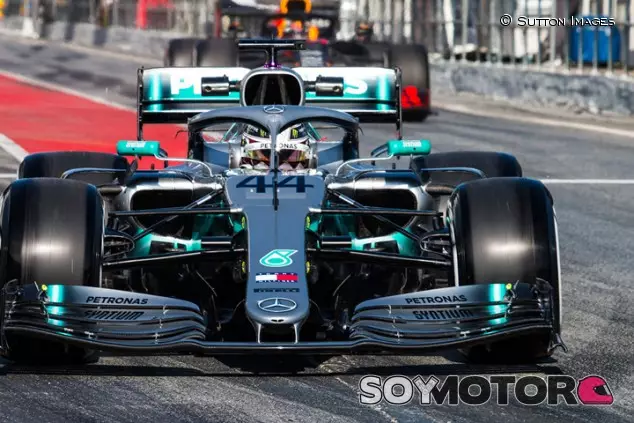 Mercedes veu el W09