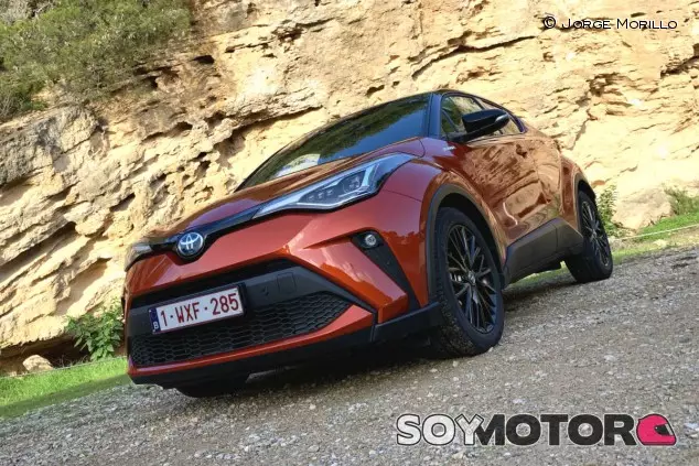 Toyota C-HR 2020: fanovana sy motera matanjaka kokoa