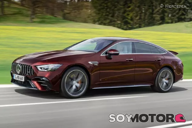 2021 Mercedes-AMG GT 4 есікті купе: егжей-тегжейлі мәселе