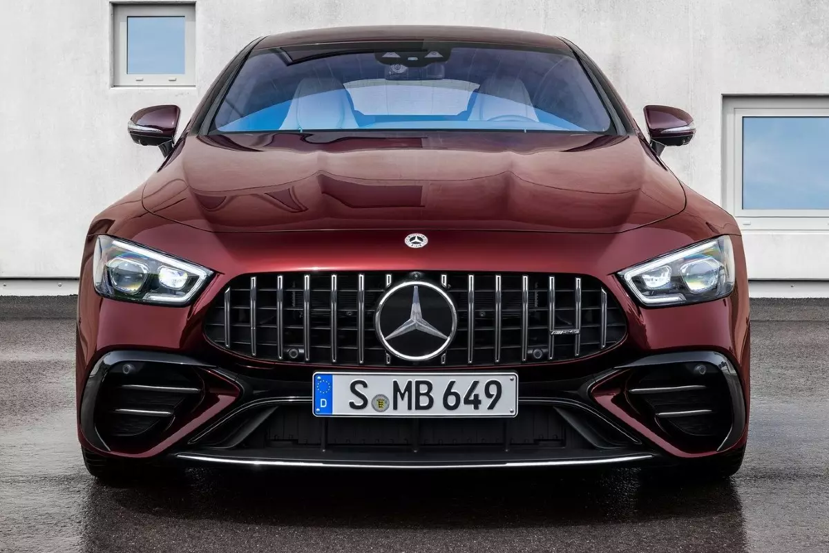 mercedes-amg_gt_4_doors_coupe_3.jpg