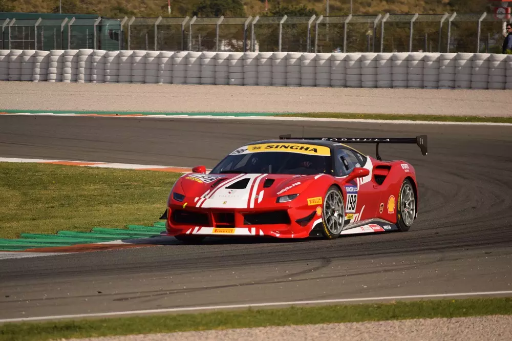 ferrari_challenge_2019_valencia_8.jpg