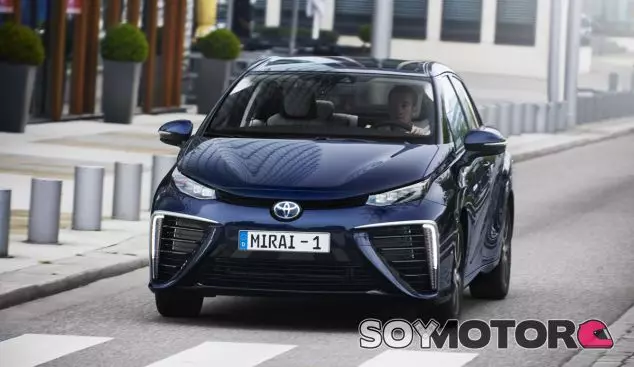 Toyota Mirai tuaj txog hauv cov teb chaws qub tom qab ua tiav kev muag khoom hauv Nyiv - SoyMotor