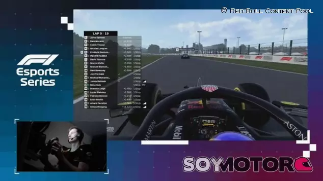 F1 Esports 2020, इवेंट 7: रासमुसेन जापान में Opmeer से संपर्क करता है