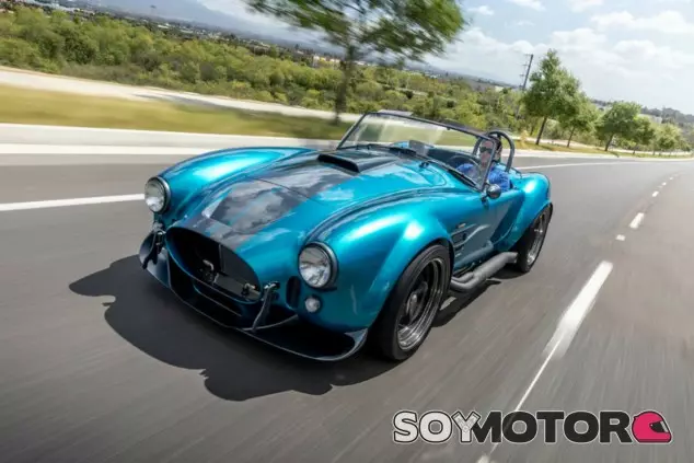 Superformance MKIII-R: tarbijale sobiv Shelby Cobra