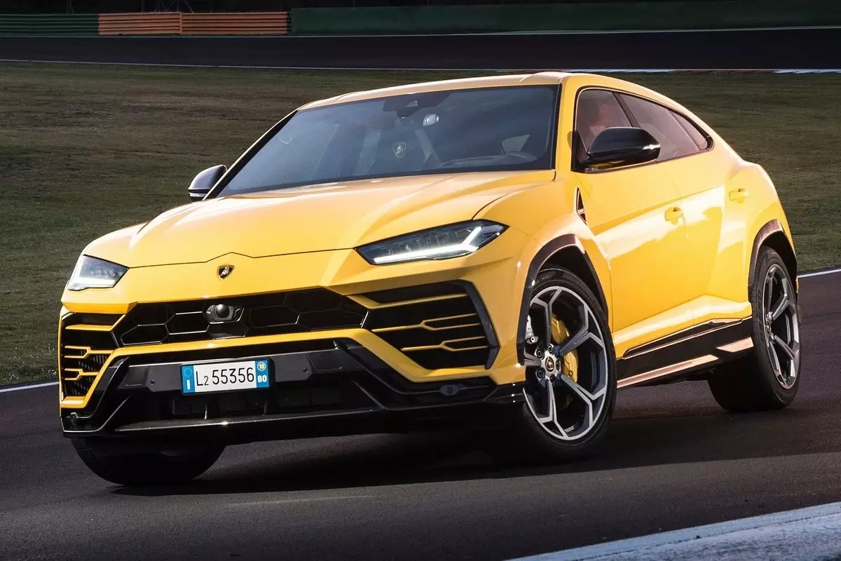 lamborghini_urus_2021_2.jpg