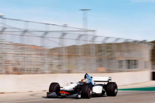 اووارد با یک F1 مربوط به 23 سال پیش سریعتر از IndyCar خود