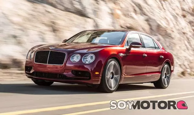 Meer vermogen, een opnieuw gekalibreerd chassis en een sportievere transmissie onderschrijven de Bentley Flying Spur V8 S - SoyMotor