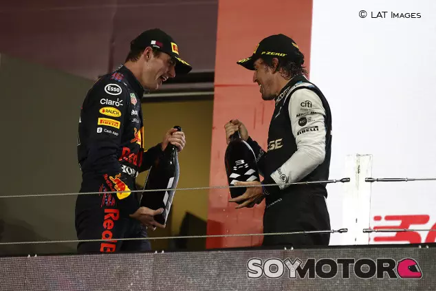 Verstappen quer ver Alonso de volta à luta: