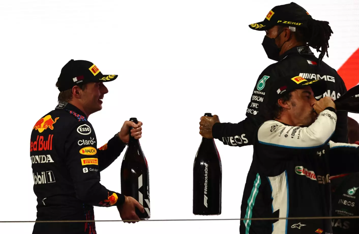 verstappen-hamilton-alonso-podium-catar-2021-soymotor.jpg