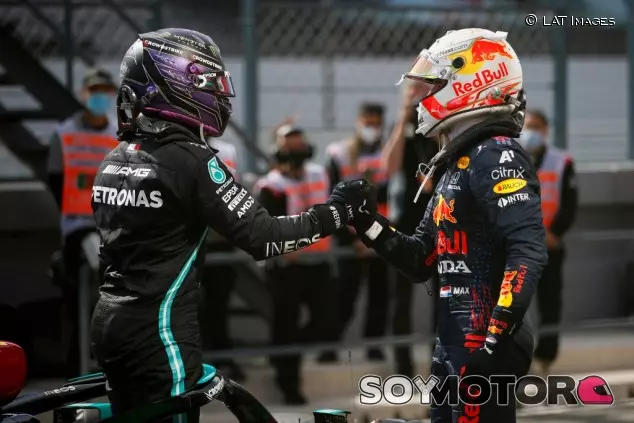 Hamilton a Verstappen genéissen hir Schluechte op der Streck: