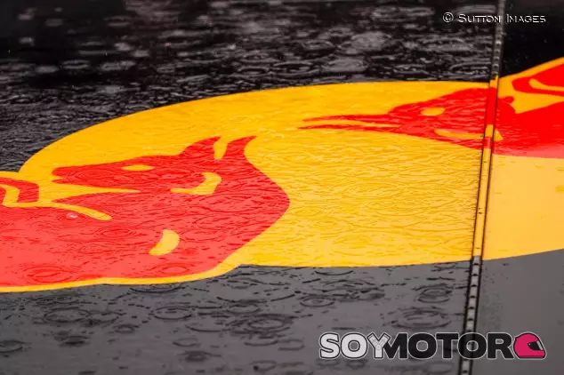 Red Bull yirukanye umukozi kubitekerezo byivangura kurubuga rwe