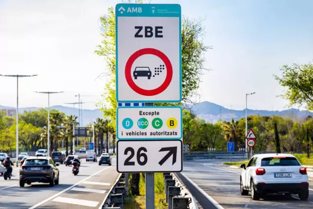 Barcelona: biler med gult DGT-merke vil kunne kjøre gjennom ZBE i 2022