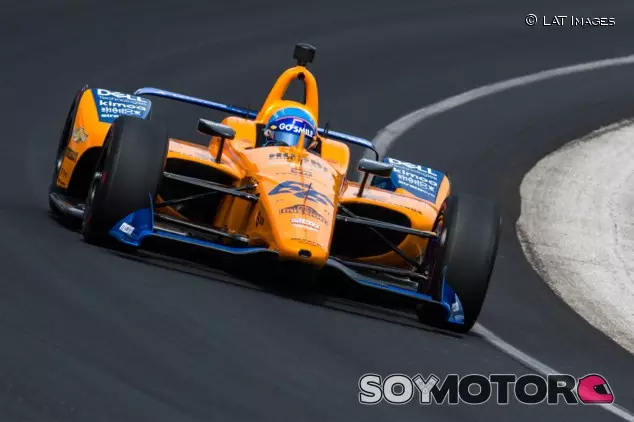 Alonso studies running the Indy GP before the Indianapolis 500