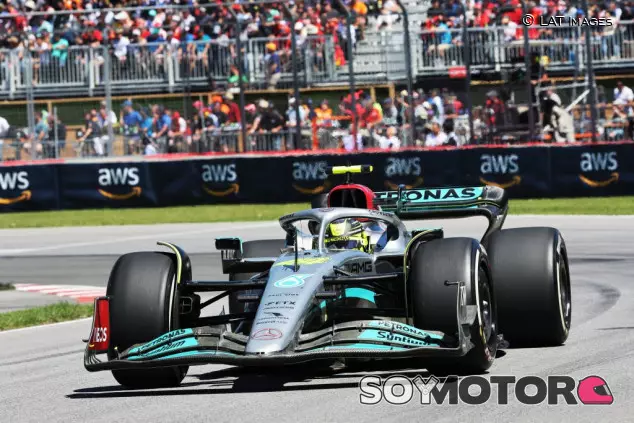 Ecclestone pom Hamilton tawm ntawm Mercedes hauv 2023: