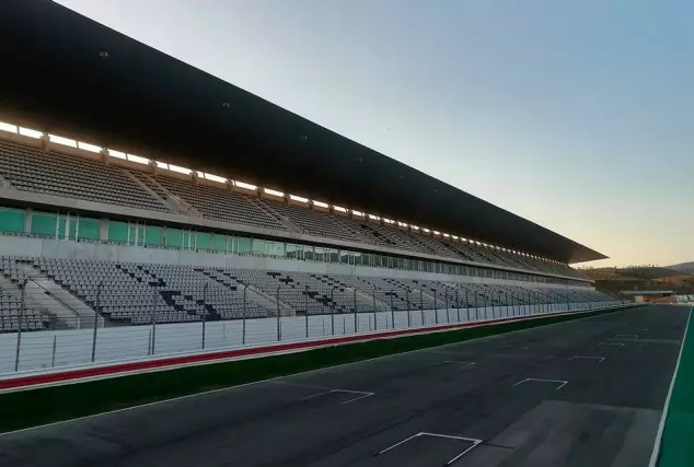 Pirelli si uu u tijaabiyo taayirada nooca 2021 ee Portimao