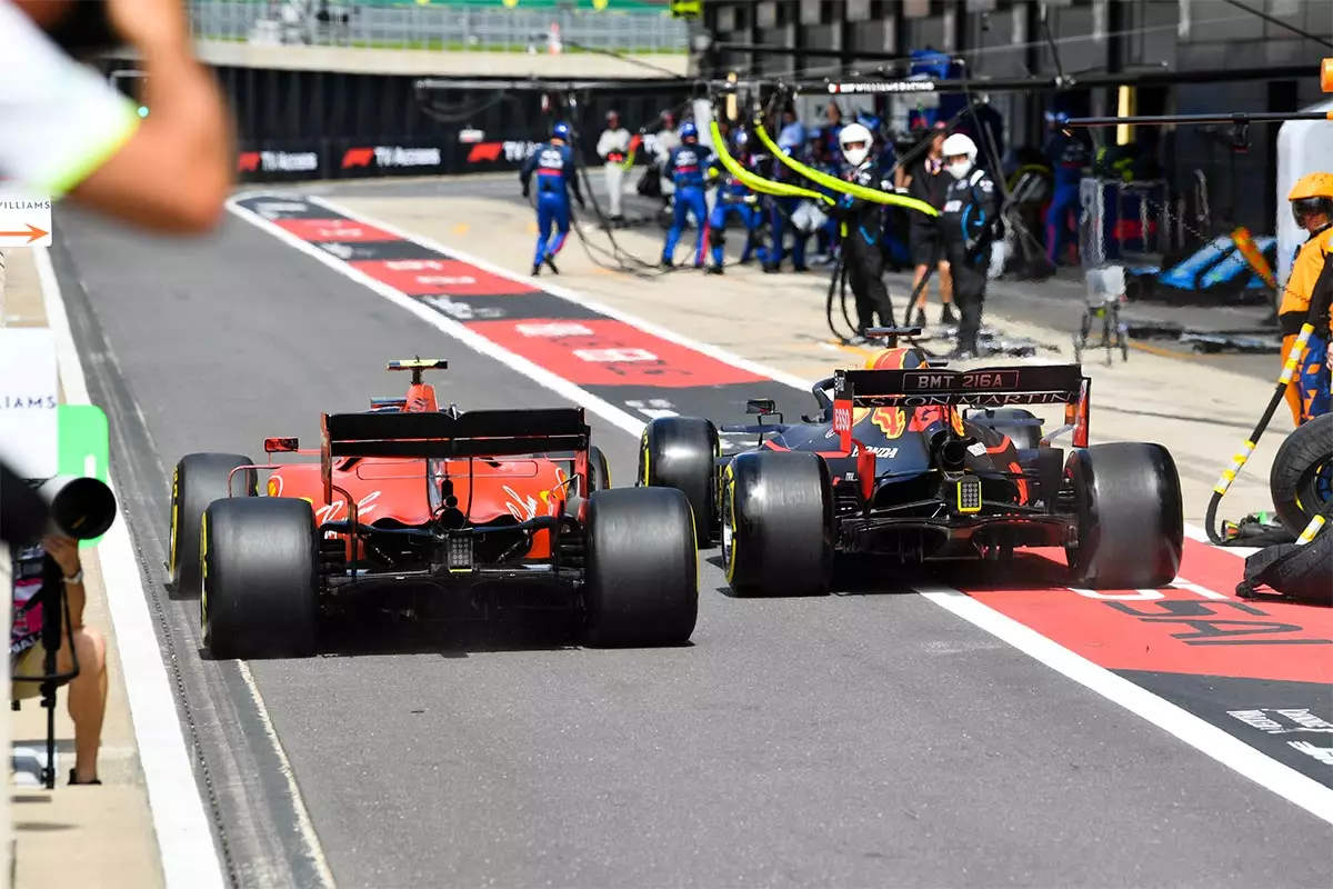 gp-wielka-brytania-f1-2019-carrera-pits-f1-soymotor.jpg