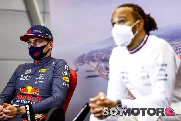 Max Verstappen e Lewis Hamilton