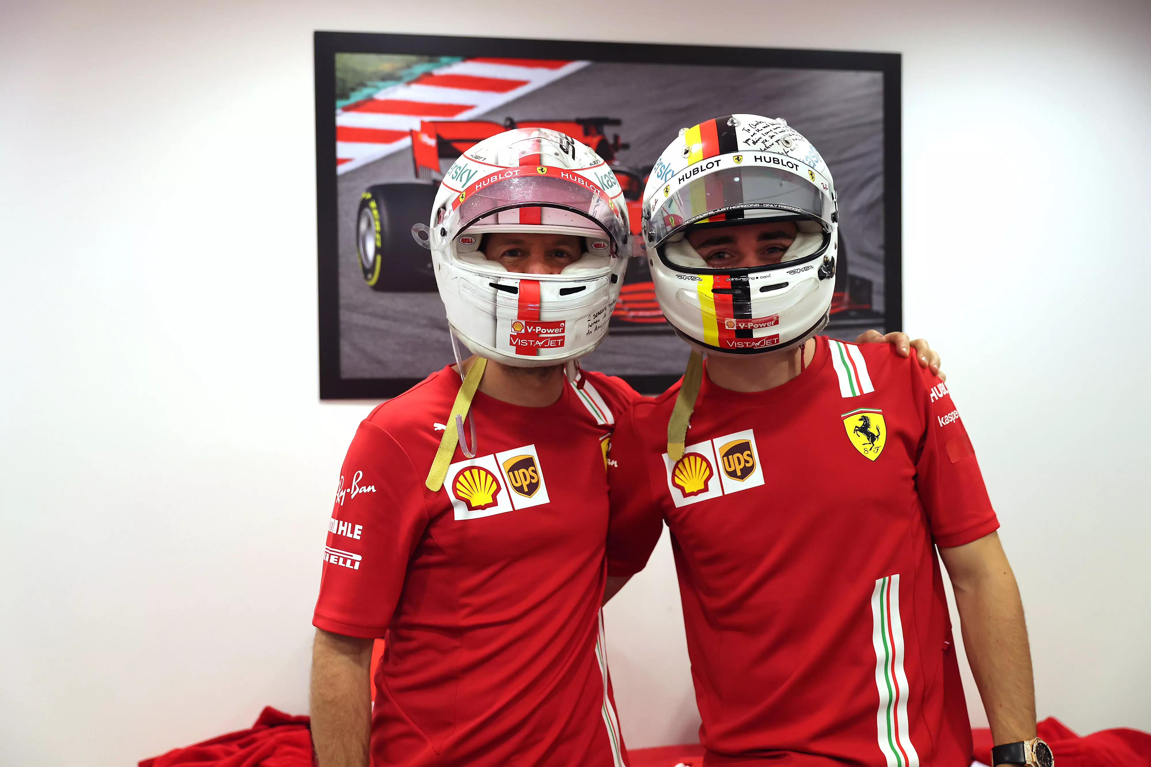 vettel-leclerc-helmets-abu-dhabi-2020-3-soymotor.jpg