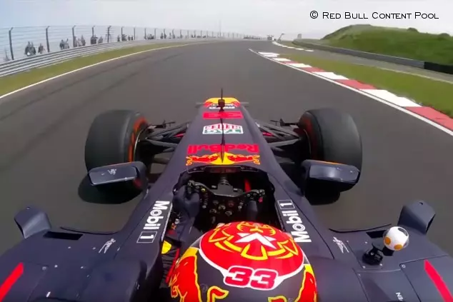 ವೀಡಿಯೊ: ಈ Verstappen ಆನ್ಬೋರ್ಡ್ ಲ್ಯಾಪ್ನೊಂದಿಗೆ Zandvoort ಅನ್ನು ಅನ್ವೇಷಿಸಿ