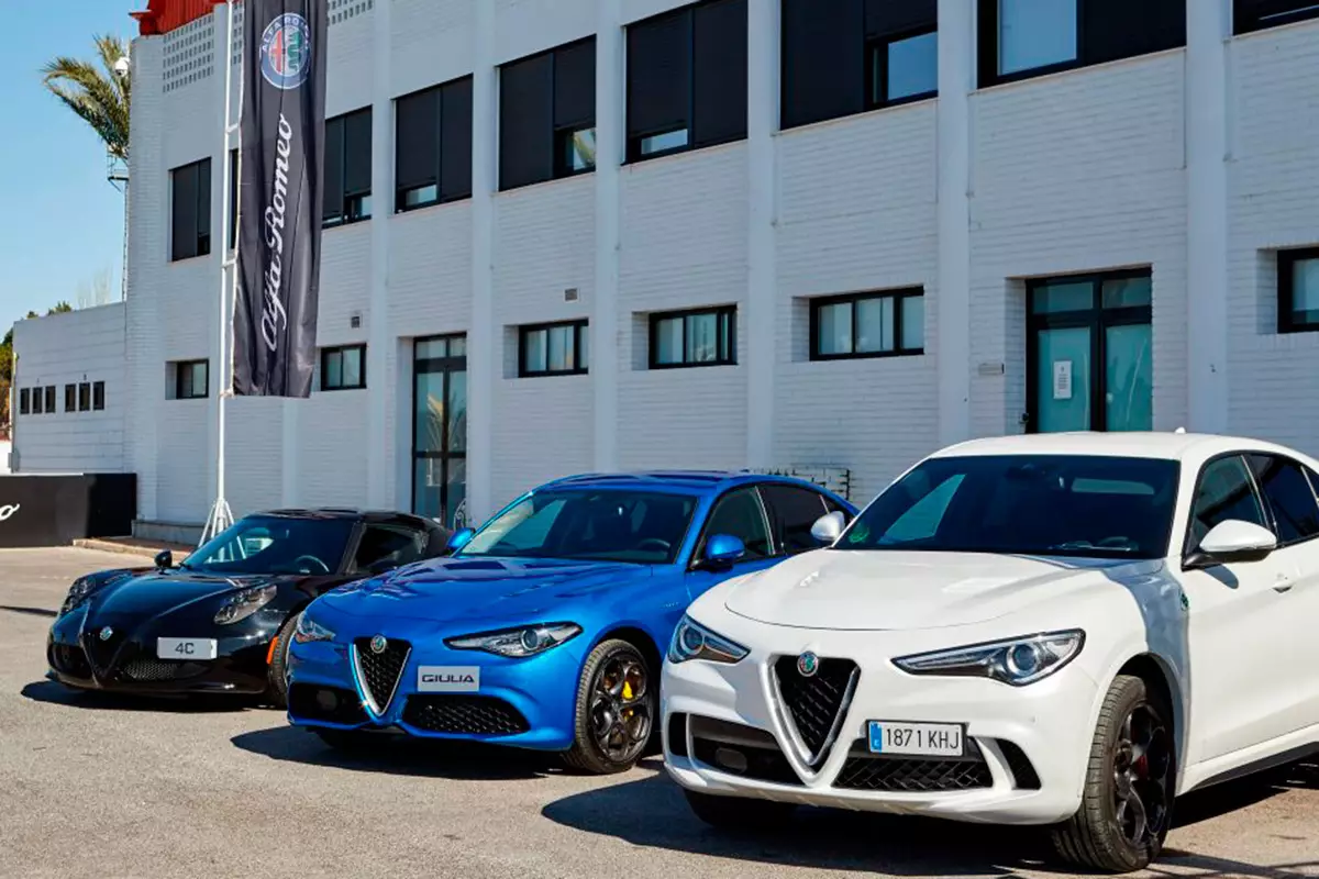 alfa_romeo-4c-giulia-stelvio-quadrifoglio-valencia_cf.jpg