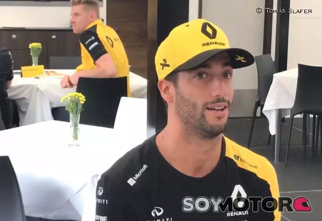 Ricciardo um aðdáendur sem fagna slysum: