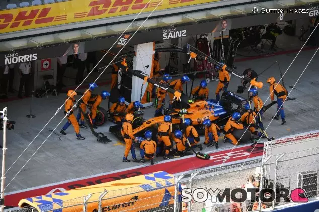 Lando Norris stopper ved den russiske GP 2019 - SoyMotor