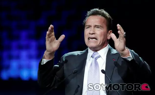 Ua mana'o Arnold Schwarzenegger e molia kamupani suau'u mo le fasioti tagata