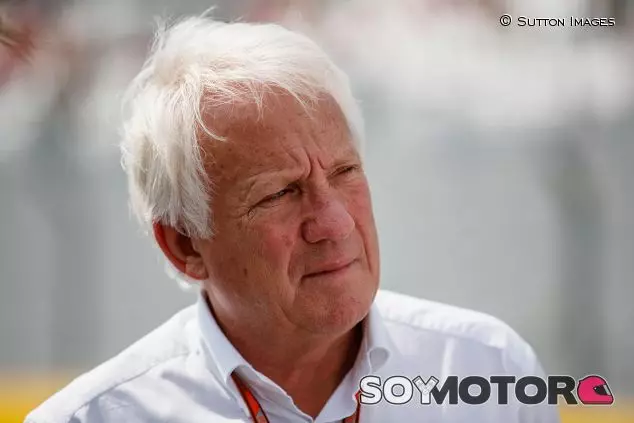 Charlie Whiting sa usa ka file image - SoyMotor