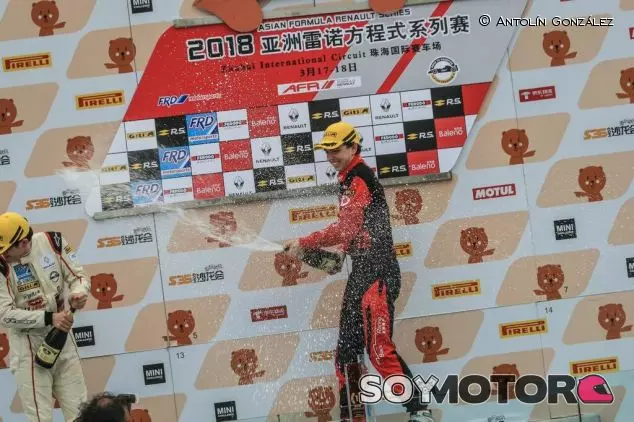 Antolín González pe podium în China