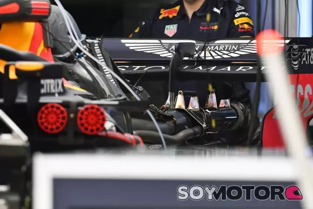 Деталь заднего крыла RB14