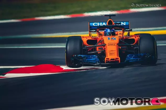 UFernando Alonso e-Barcelona-SoyMotor.com