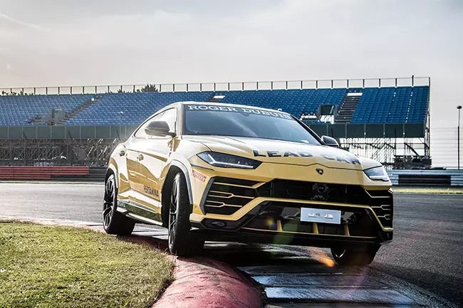 lamborghini-urus-lead-car-super-trofeo-frontal.jpg