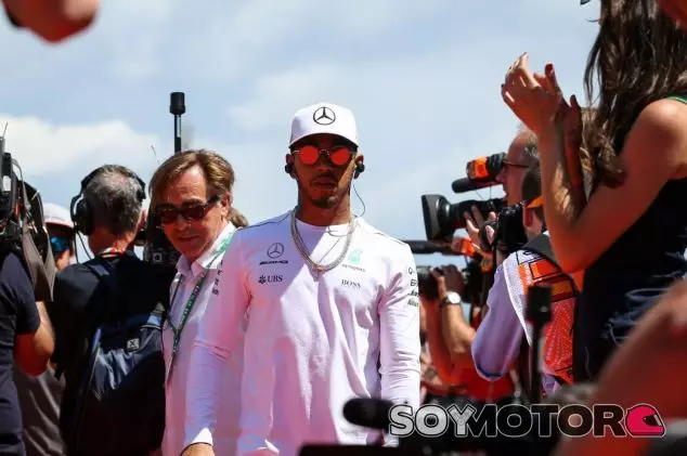 Hamilton di Formula 1 de ajovanê herî navdar e