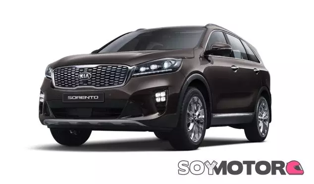 The renewed front of the Kia Sorento is updated with subtle details