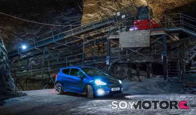 O Ford Fiesta ST descobre as minas de sal máis grandes de Europa: SoyMotor
