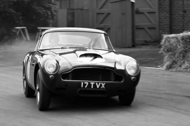 aston-martin-db4-60-jubileum-soyamotor_2.jpg