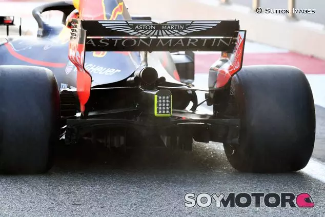 Max Verstappen ing test Yas Marina