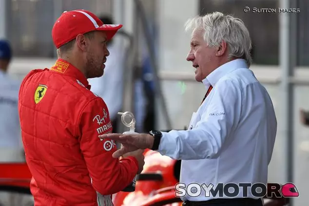 Sebastian Vettel iyo Charlie Whiting ee Baku