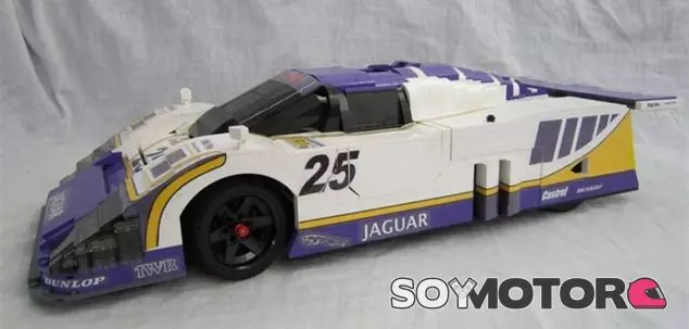 ഈ LEGO Jaguar XJR-9 ന്റെ വിശദാംശങ്ങളുടെ നിലവാരം ശ്രദ്ധേയമാണ് - SoyMotor