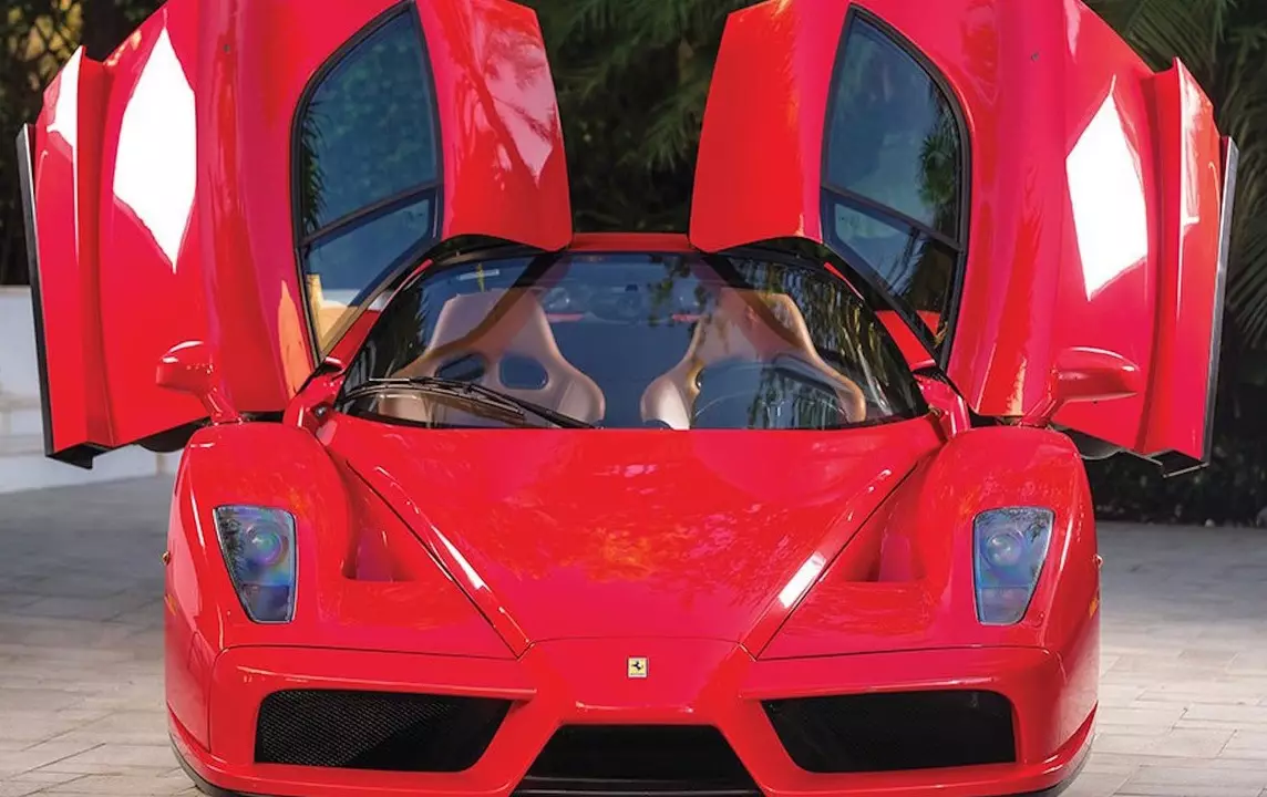 ferrari_enzo_tommy_hilfiger_front.jpg