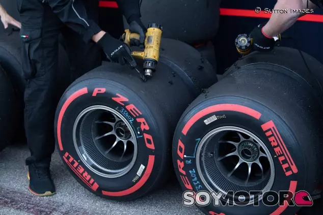 Pirelli amalosera zamitundu yosiyanasiyana ku Austin