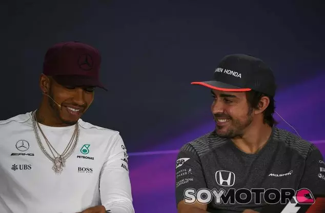 Lewis Hamilton a Fernando Alonso v Montreale