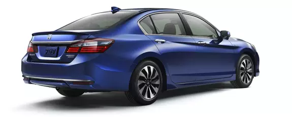 honda-accord-hybrid_100552602_l.jpg