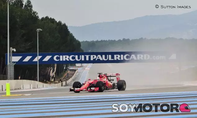 Sebastian Vettel përballet me Signes në testin e lagësht 2015 - SoyMotor