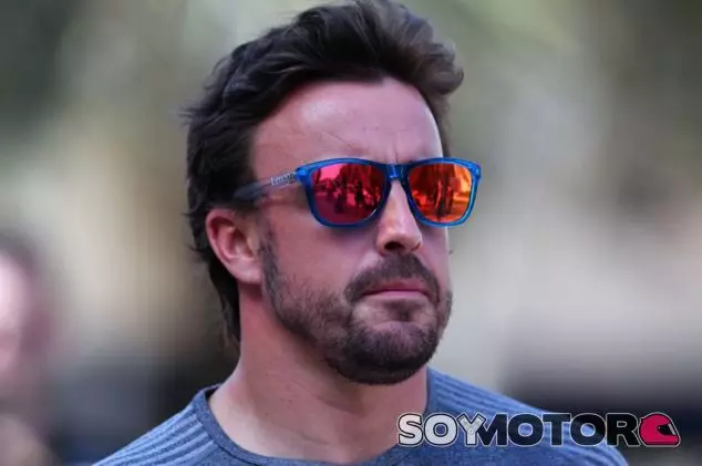 Fernando Alonso v Bahrajnu - SoyMotor