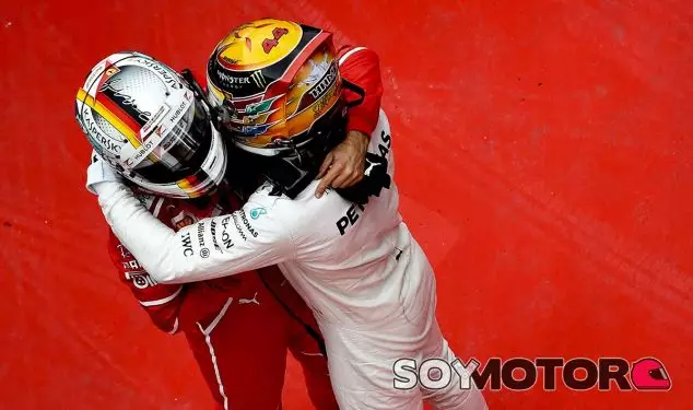 Hamilton ntawm Vettel: