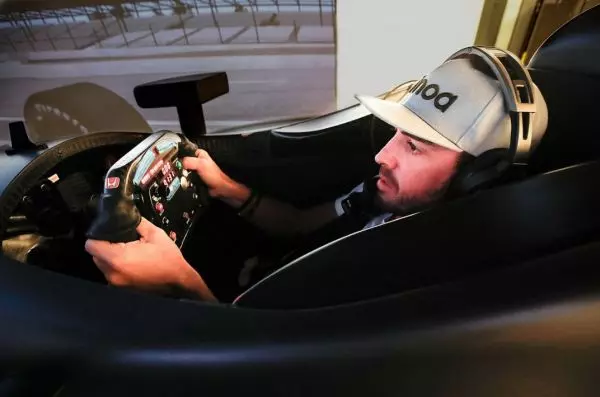 simulator-alonso-soymotor_0.jpg