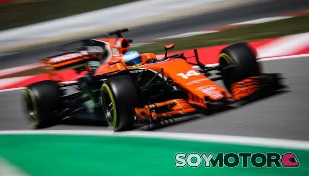 Alonso vidas ebla, ke McLaren estas la tria plej bona ĉasio sur la krado